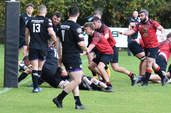 Tough opponents, tough lessons but Reds and 2s both hang in ...