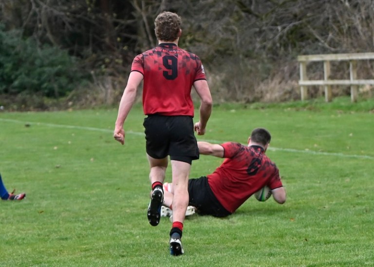 Whitecraigs offer a stiff challenge but Reds battle to a well-earned ...